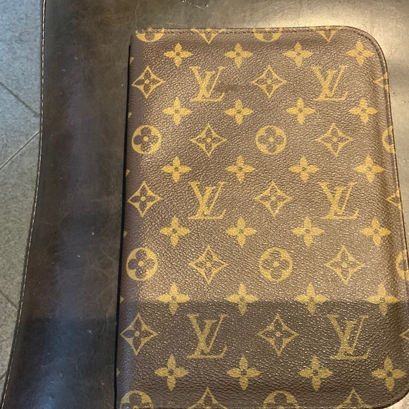 Louis Vuitton | Accessories | Louie Vuitton Note Book Card Holder ...